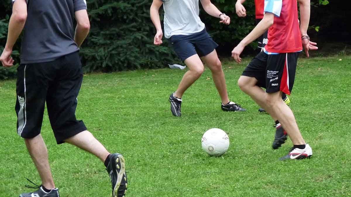 8 Advantages of Playing Football - BoroGuide